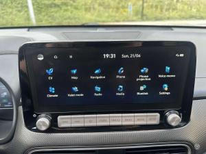 Red Hyundai Kona 2020 in Vilnius, with an engine capacity of 0.00 L and mileage of 124 thousand km for 16250 €, photo 33 on AUTOMOTO.COM.LV