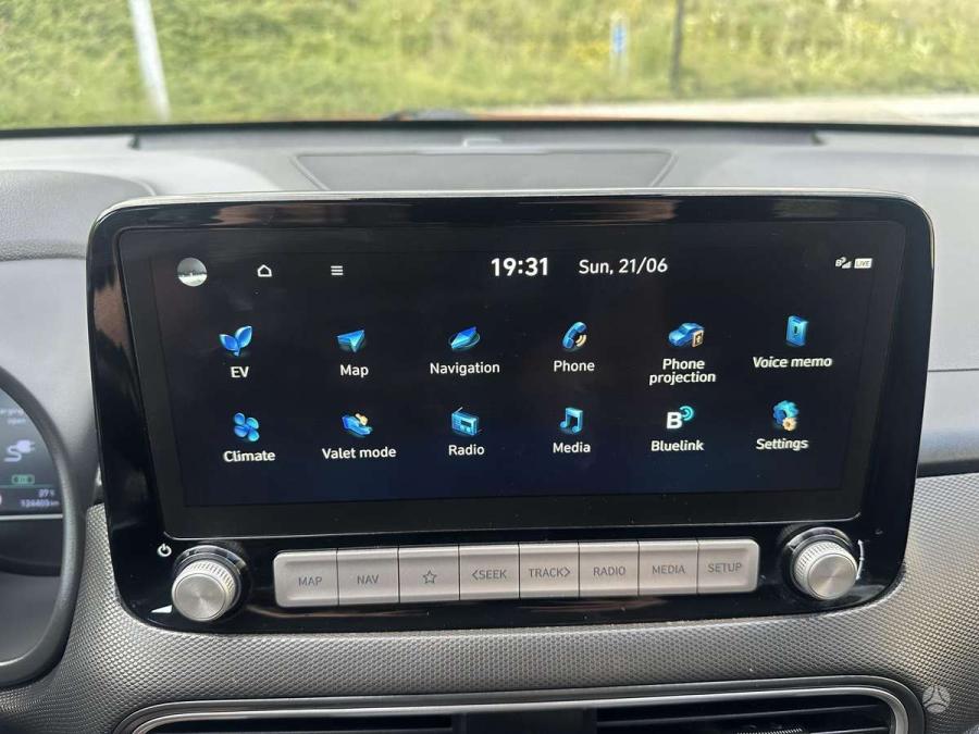 Red Hyundai Kona 2020 in Vilnius, with an engine capacity of 0.00 L and mileage of 124 thousand km for 16250 €, photo 33 on AUTOMOTO.COM.LV