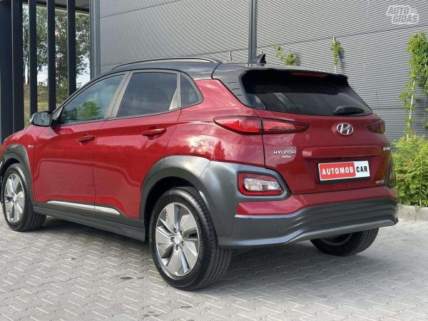 Red Hyundai Kona 2020 in Vilnius, with an engine capacity of 0.00 L and mileage of 124 thousand km for 16250 €, photo 5 on AUTOMOTO.COM.LV
