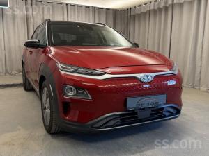 Red Hyundai Kona 2020 in Riga, with an engine capacity of 0.00 L and mileage of 125 thousand km for 16990 €, photo 4 on AUTOMOTO.COM.LV