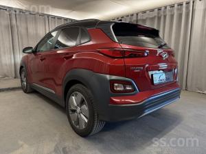Red Hyundai Kona 2020 in Riga, with an engine capacity of 0.00 L and mileage of 125 thousand km for 16990 €, photo 5 on AUTOMOTO.COM.LV