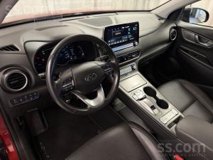 Red Hyundai Kona 2020 in Riga, with an engine capacity of 0.00 L and mileage of 125 thousand km for 16990 €, photo 7 on AUTOMOTO.COM.LV