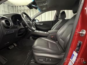 Red Hyundai Kona 2020 in Riga, with an engine capacity of 0.00 L and mileage of 125 thousand km for 16990 €, photo 9 on AUTOMOTO.COM.LV