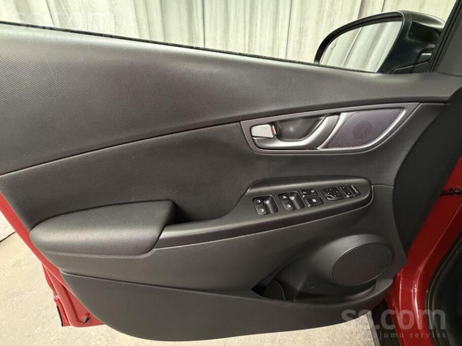 Red Hyundai Kona 2020 in Riga, with an engine capacity of 0.00 L and mileage of 125 thousand km for 16990 €, photo 22 on AUTOMOTO.COM.LV