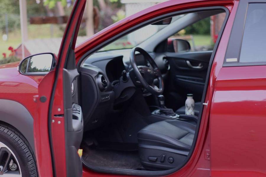 Red Hyundai Kona 2020 in Klaipeda, with an engine capacity of 1.59 L and mileage of 85 thousand km for 17000 €, photo 6 on AUTOMOTO.COM.LV