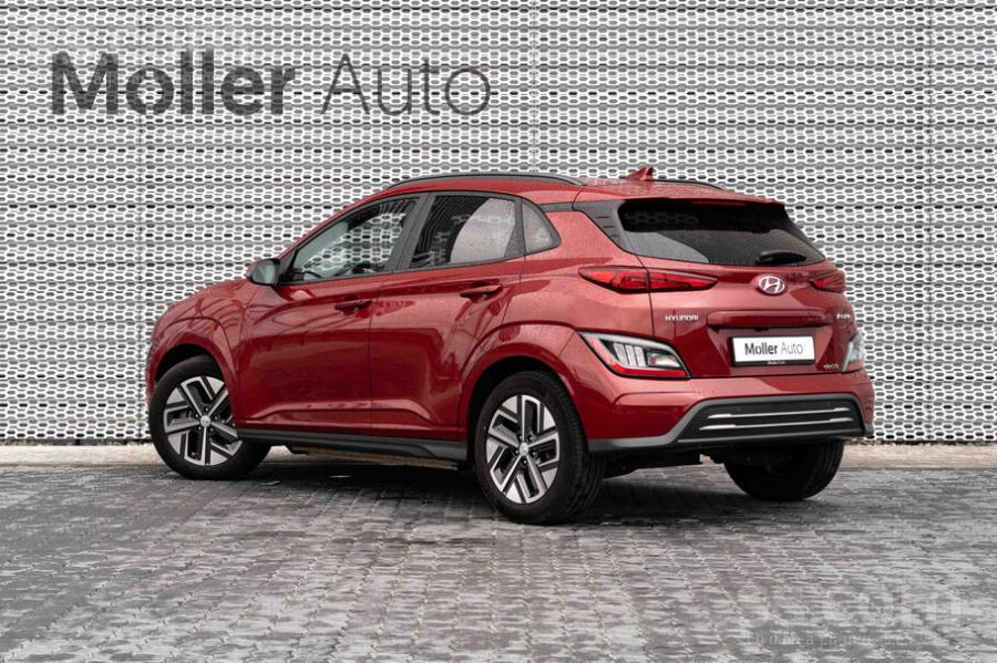 Red Hyundai Kona 2021 in Riga, with an engine capacity of 0.00 L and mileage of 35 thousand km for 25800 €, photo 3 on AUTOMOTO.COM.LV
