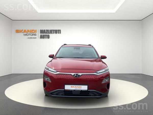 Red Hyundai Kona 2021 in Riga, with an engine capacity of 0.00 L and mileage of 39 thousand km for 17490 €, photo 2 on AUTOMOTO.COM.LV