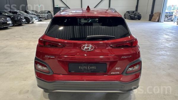 Red Hyundai Kona 2021 in Riga, with an engine capacity of 0.00 L and mileage of 77 thousand km for 21990 €, photo 5 on AUTOMOTO.COM.LV