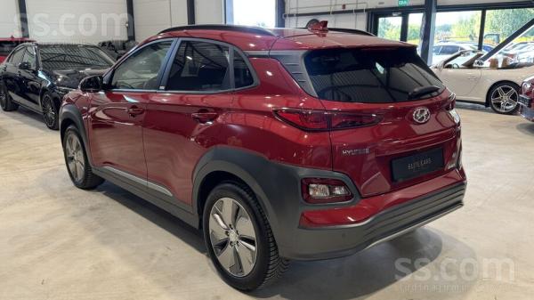 Red Hyundai Kona 2021 in Riga, with an engine capacity of 0.00 L and mileage of 77 thousand km for 21990 €, photo 6 on AUTOMOTO.COM.LV