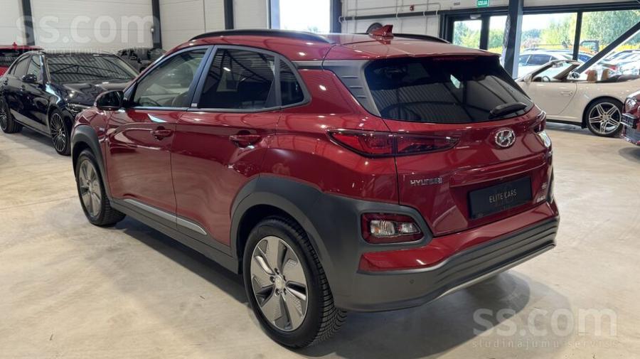Red Hyundai Kona 2021 in Riga, with an engine capacity of 0.00 L and mileage of 77 thousand km for 21990 €, photo 6 on AUTOMOTO.COM.LV