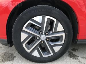 Red Hyundai Kona 2021 in Riga, with an engine capacity of 0.00 L and mileage of 64 thousand km for 14900 €, photo 7 on AUTOMOTO.COM.LV