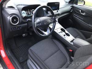 Red Hyundai Kona 2021 in Riga, with an engine capacity of 0.00 L and mileage of 64 thousand km for 14900 €, photo 9 on AUTOMOTO.COM.LV