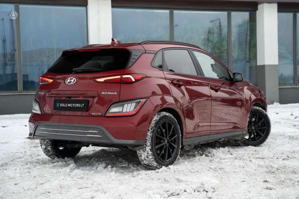 Sarkans Hyundai Kona 2022 Viļņa, ar dzinēja tilpumu 0.00 L un nobraukumu 72 tūkst. km par 19500 €, foto 5 vietnē AUTOMOTO.COM.LV