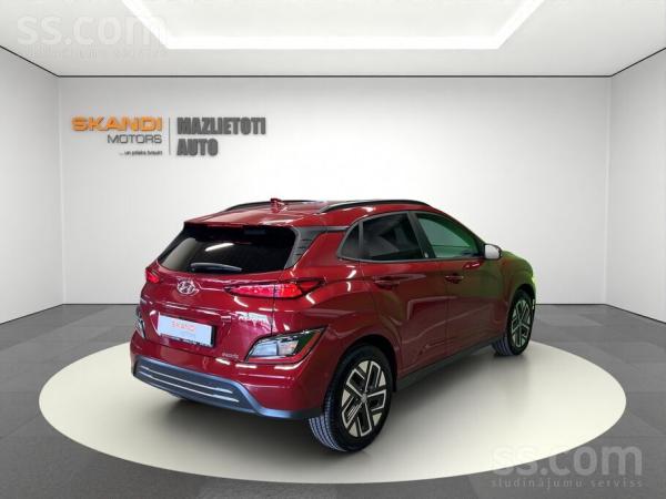 Sarkans Hyundai Kona 2022 Rīga, ar dzinēja tilpumu 1.00 L un nobraukumu 30 tūkst. km par 22490 €, foto 7 vietnē AUTOMOTO.COM.LV