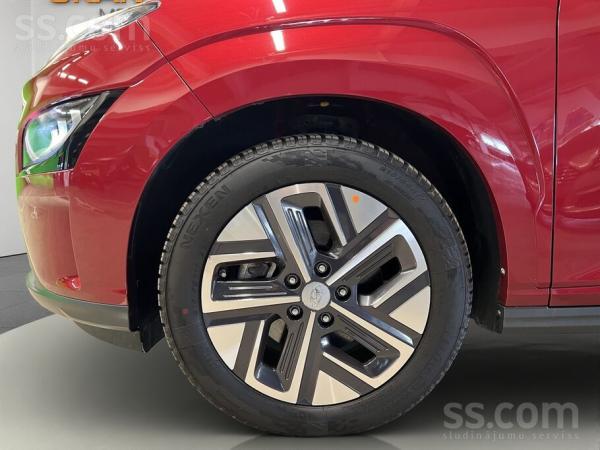 Red Hyundai Kona 2022 in Riga, with an engine capacity of 0.00 L and mileage of 24 thousand km for 21990 €, photo 10 on AUTOMOTO.COM.LV