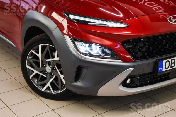 Hyundai Kona 2022 Rīga vietnē Sarkans Hyundai Kona 2022 Rīga, ar dzinēja tilpumu 1.60 L un nobraukumu 37 tūkst. km par 20990 €, foto 10 vietnē AUTOMOTO.COM.LV