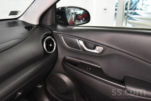 Red Hyundai Kona 2022 in Riga, with an engine capacity of 1.60 L and mileage of 37 thousand km for 20990 €, photo 16 on AUTOMOTO.COM.LV