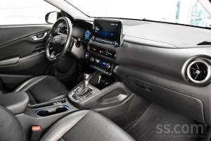 Red Hyundai Kona 2022 in Riga, with an engine capacity of 1.60 L and mileage of 37 thousand km for 20990 €, photo 17 on AUTOMOTO.COM.LV