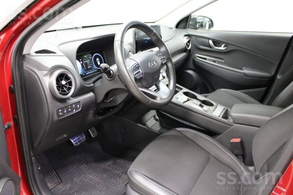 Red Hyundai Kona 2023 in Riga, with an engine capacity of 0.00 L and mileage of 62 thousand km for 23690 €, photo 9 on AUTOMOTO.COM.LV
