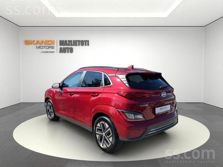 Sarkans Hyundai Kona 2023 Rīga, ar dzinēja tilpumu 0.00 L un nobraukumu 21 tūkst. km par 23990 €, foto 5 vietnē AUTOMOTO.COM.LV