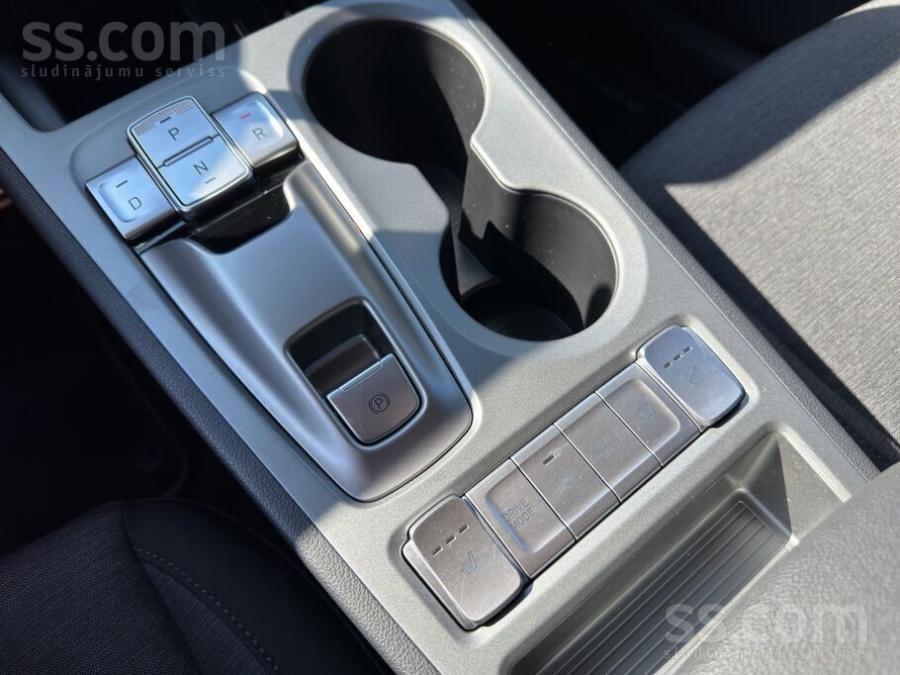 Sarkans Hyundai Kona 2023 Rīga, ar dzinēja tilpumu 0.00 L un nobraukumu 21 tūkst. km par 23990 €, foto 17 vietnē AUTOMOTO.COM.LV