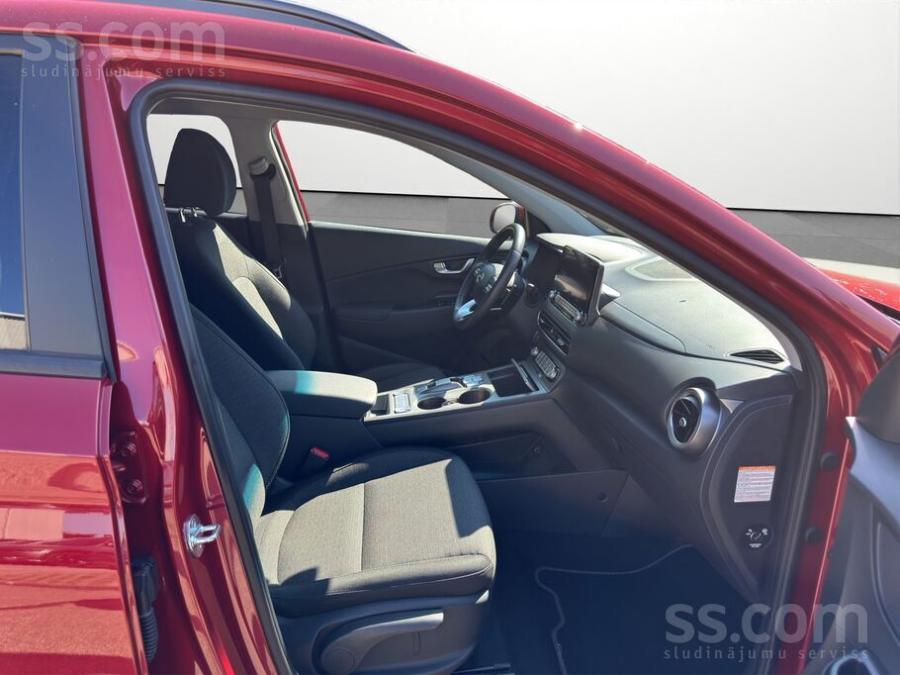 Sarkans Hyundai Kona 2023 Rīga, ar dzinēja tilpumu 0.00 L un nobraukumu 21 tūkst. km par 23990 €, foto 18 vietnē AUTOMOTO.COM.LV