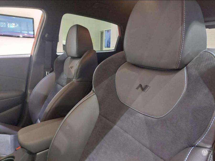 Sarkans Hyundai Kona 2024 Viļņa, ar dzinēja tilpumu 2.00 L un nobraukumu 22 tūkst. km par 30000 €, foto 21 vietnē AUTOMOTO.COM.LV