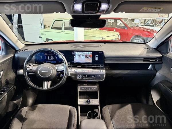 Sarkans Hyundai Kona 2024 Dobele, ar dzinēja tilpumu 1.60 L un nobraukumu 23 tūkst. km par 25950 €, foto 10 vietnē AUTOMOTO.COM.LV