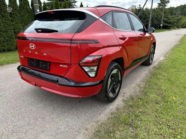 Red Hyundai Kona 2025 in Kaunas, with an engine capacity of 0.00 L and mileage of 750 thousand km for 31000 €, photo 3 on AUTOMOTO.COM.LV