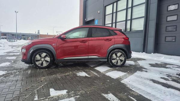 Sarkans Hyundai Kona 2020 Klaipėda, ar dzinēja tilpumu 0.00 L un nobraukumu 278 tūkst. km par 10950 €, foto 4 vietnē AUTOMOTO.COM.LV