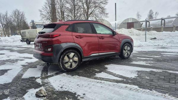 Sarkans Hyundai Kona 2020 Klaipėda, ar dzinēja tilpumu 0.00 L un nobraukumu 278 tūkst. km par 10950 €, foto 7 vietnē AUTOMOTO.COM.LV