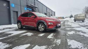 Sarkans Hyundai Kona 2020 Klaipėda, ar dzinēja tilpumu 0.00 L un nobraukumu 278 tūkst. km par 9999 €, foto 2 vietnē AUTOMOTO.COM.LV