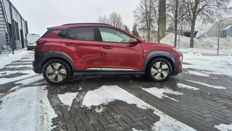 Sarkans Hyundai Kona 2020 Klaipėda, ar dzinēja tilpumu 0.00 L un nobraukumu 278 tūkst. km par 9999 €, foto 3 vietnē AUTOMOTO.COM.LV