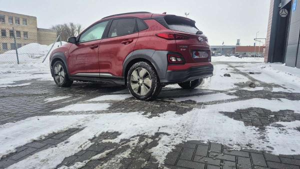 Red Hyundai Kona 2020 in Klaipeda, with an engine capacity of 0.00 L and mileage of 278 thousand km for 9999 €, photo 5 on AUTOMOTO.COM.LV