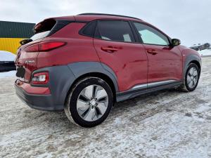 Red Hyundai Kona 2020 in Klaipeda, with an engine capacity of 0.00 L and mileage of 278 thousand km for 9999 €, photo 8 on AUTOMOTO.COM.LV