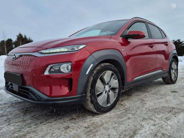 Red Hyundai Kona 2020 in Klaipeda, with an engine capacity of 0.00 L and mileage of 278 thousand km for 9950 €, photo 2 on AUTOMOTO.COM.LV