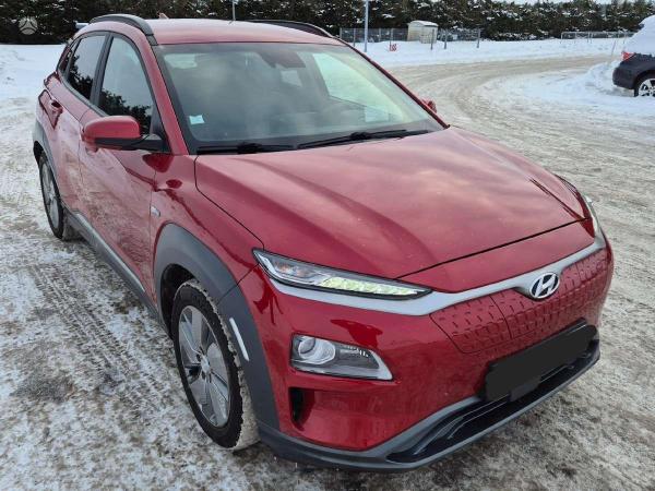Red Hyundai Kona 2020 in Klaipeda, with an engine capacity of 0.00 L and mileage of 278 thousand km for 9950 €, photo 4 on AUTOMOTO.COM.LV