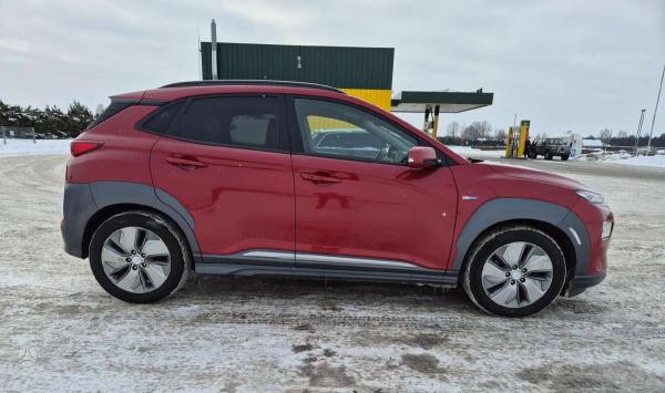Red Hyundai Kona 2020 in Klaipeda, with an engine capacity of 0.00 L and mileage of 278 thousand km for 9950 €, photo 5 on AUTOMOTO.COM.LV