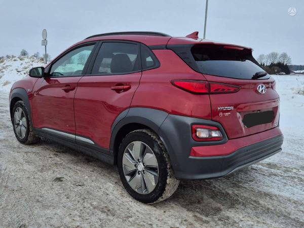 Red Hyundai Kona 2020 in Klaipeda, with an engine capacity of 0.00 L and mileage of 278 thousand km for 9950 €, photo 6 on AUTOMOTO.COM.LV