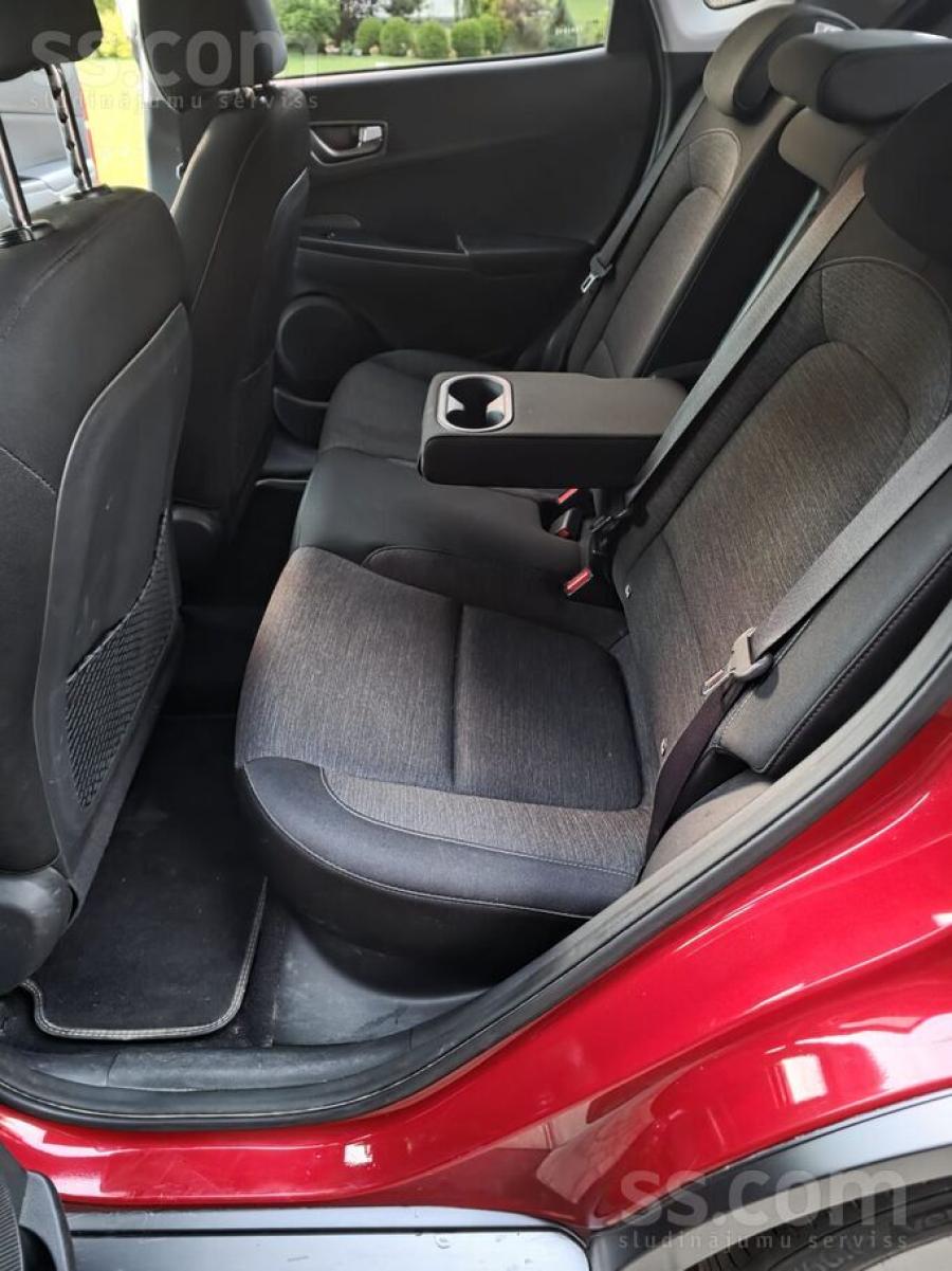 Red Hyundai Kona 2020 in Riga, with an engine capacity of 1.60 L and mileage of 146 thousand km for 16500 €, photo 8 on AUTOMOTO.COM.LV