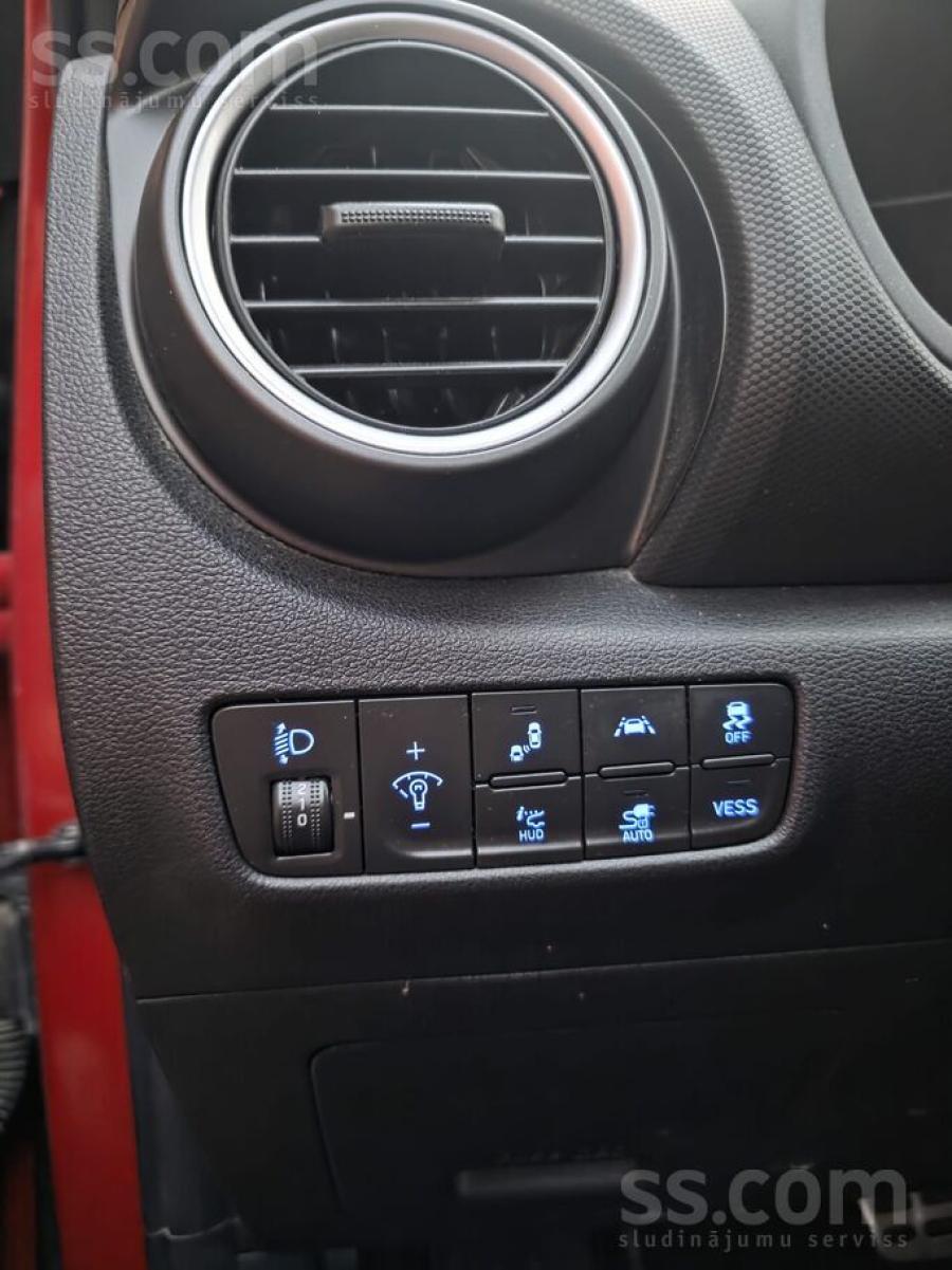Red Hyundai Kona 2020 in Riga, with an engine capacity of 1.60 L and mileage of 146 thousand km for 16500 €, photo 9 on AUTOMOTO.COM.LV