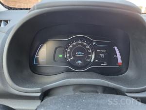 Red Hyundai Kona 2020 in Riga, with an engine capacity of 1.60 L and mileage of 146 thousand km for 16500 €, photo 12 on AUTOMOTO.COM.LV