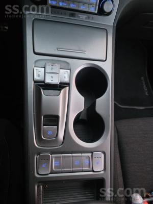 Red Hyundai Kona 2020 in Riga, with an engine capacity of 1.60 L and mileage of 146 thousand km for 16500 €, photo 15 on AUTOMOTO.COM.LV