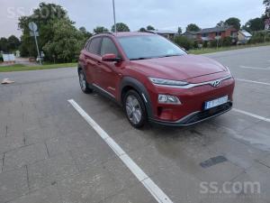 Red Hyundai Kona 2020 in Riga, with an engine capacity of 1.60 L and mileage of 146 thousand km for 16500 €, photo 19 on AUTOMOTO.COM.LV