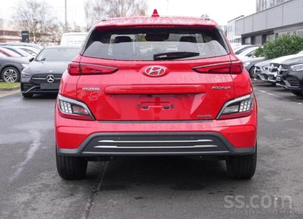 Sarkans Hyundai Kona 2021 Rīga, ar dzinēja tilpumu 0.00 L un nobraukumu 32 tūkst. km par 15300 €, foto 5 vietnē AUTOMOTO.COM.LV