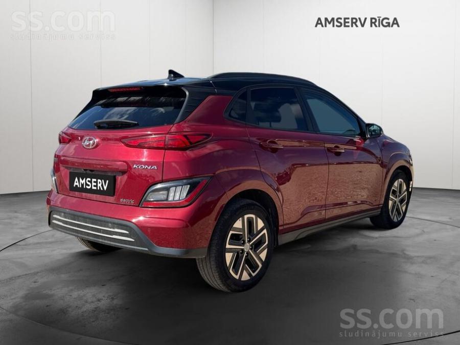 Sarkans Hyundai Kona 2023 Rīga, ar dzinēja tilpumu 1.00 L un nobraukumu 64 tūkst. km par 22500 €, foto 3 vietnē AUTOMOTO.COM.LV