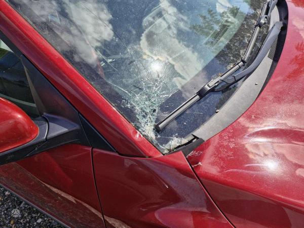 Sarkans Hyundai Kona 2019 Marijampole, ar dzinēja tilpumu 0.00 L un nobraukumu 211 tūkst. km par 8500 €, foto 5 vietnē AUTOMOTO.COM.LV
