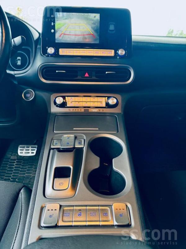 Hyundai Kona 2023 in Riga, with an engine capacity of 1.60 L and mileage of 73 thousand km for 21000 €, photo 5 on AUTOMOTO.COM.LV