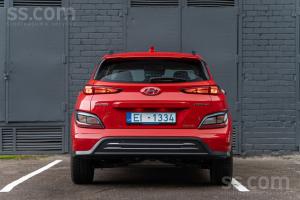 Balts Hyundai Kona 2022 Rīga, ar dzinēja tilpumu 0.00 L un nobraukumu 8 tūkst. km par 23900 €, foto 3 vietnē AUTOMOTO.COM.LV
