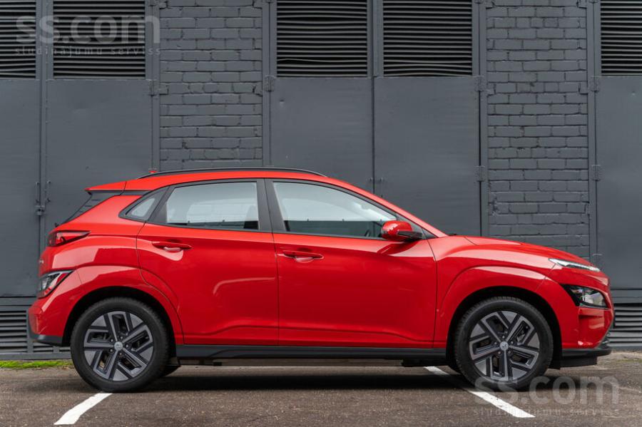 Balts Hyundai Kona 2022 Rīga, ar dzinēja tilpumu 0.00 L un nobraukumu 8 tūkst. km par 23900 €, foto 6 vietnē AUTOMOTO.COM.LV